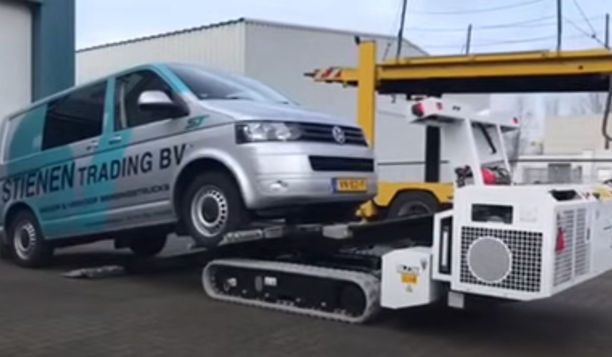 Towing robot that removes cars parked in prohibited areas goes viral on ...