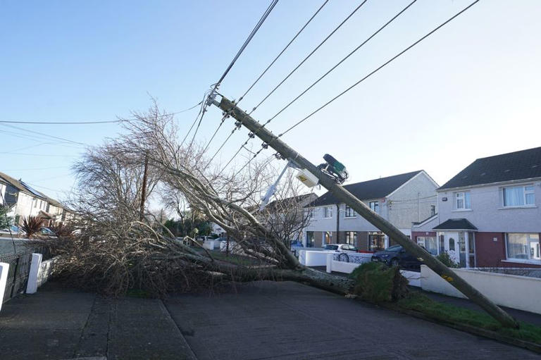 Dublin Airport warning issued as Ireland braces for more wet and windy ...