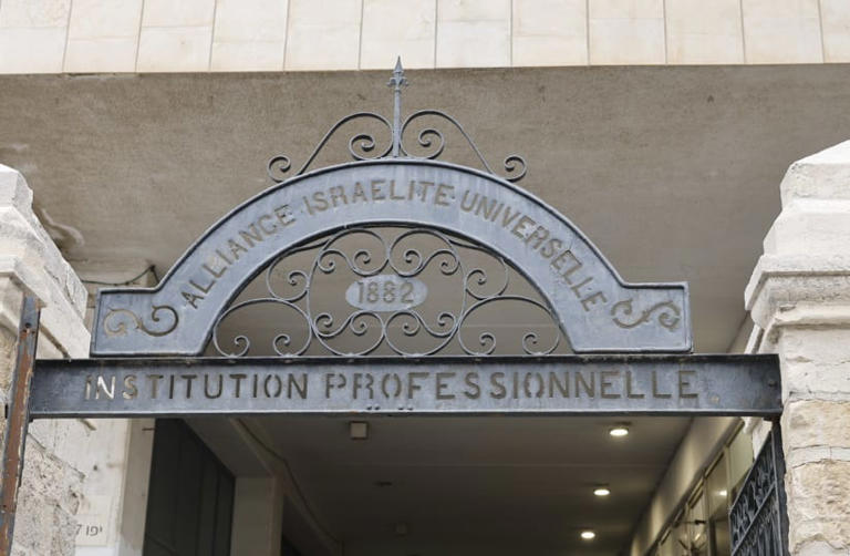 Behind the gate leading nowhere: The 'Alliance' as a monument to ...