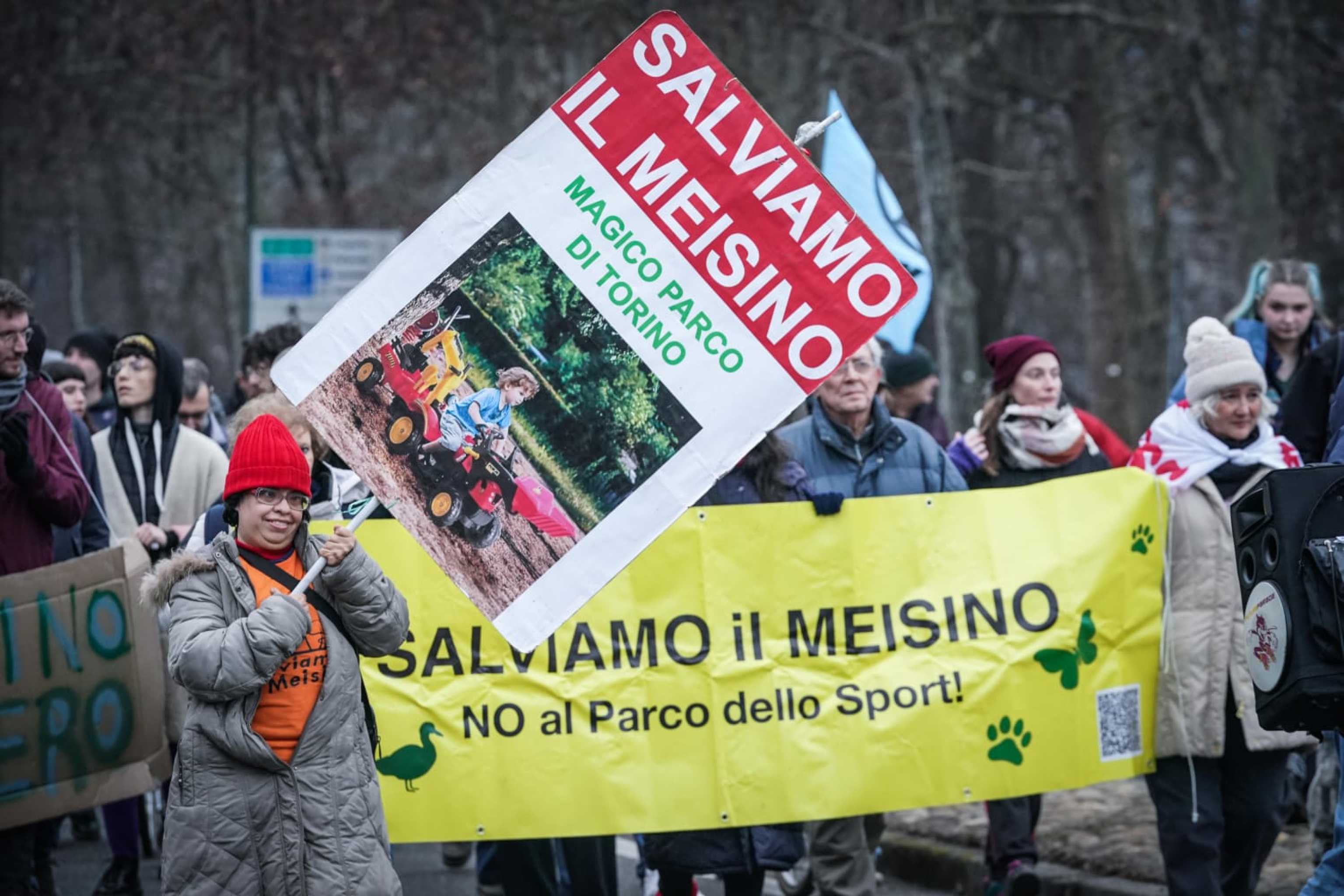 Torino, in corteo contro Cittadella Sport al Parco del Meisino