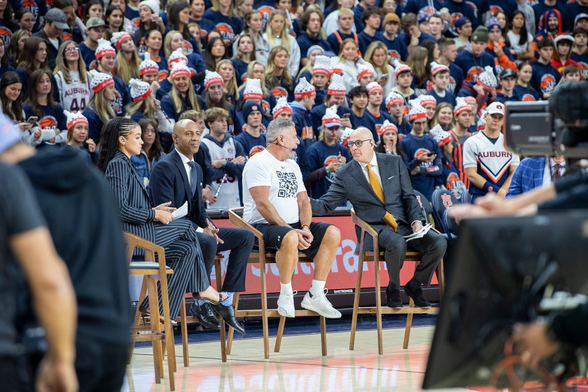 Auburn basketball coach Bruce Pearl addresses pre-show 'GameDay' stampede