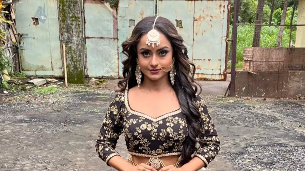 Exclusive- Ishita Ganguly opens up about her character of Chamkeeli in new show Badi Haveli Ki ...