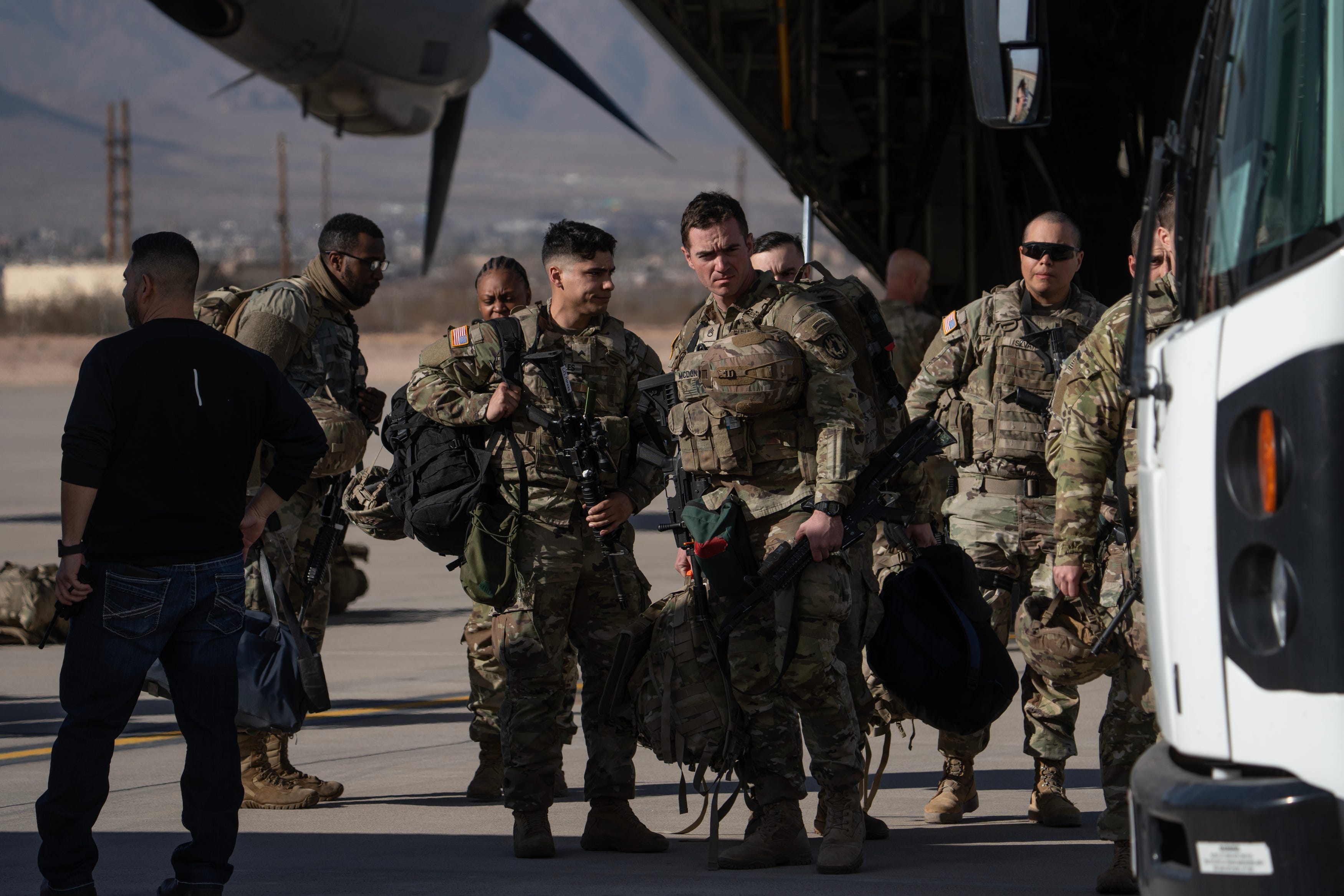 Texas Gov. Greg Abbott deploys 400 additional National Guard troops to ...