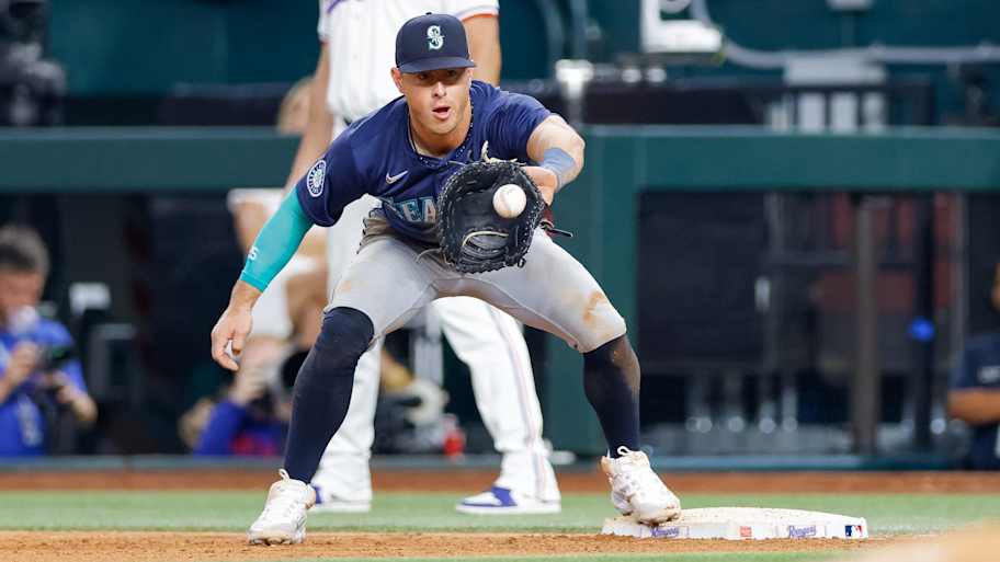 Seattle Mariners Have Limited In-House Options at Second And Third Base