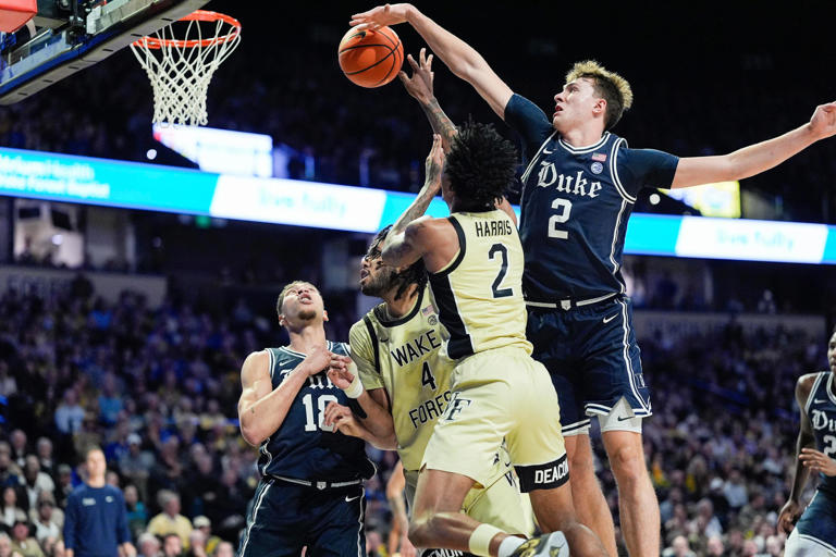 Cooper Flagg, Duke basketball avoid court-storming scenario with win at ...