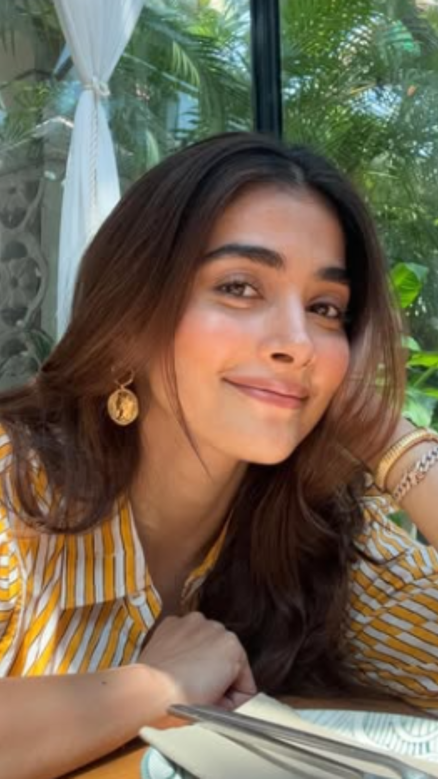 Pooja Hegde's radiant smiles to brighten up your Sunday