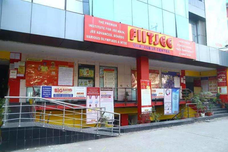 FIITJEE centres shut down in Delhi- NCR, parents file cases; coaching centre calls it 'criminal ...