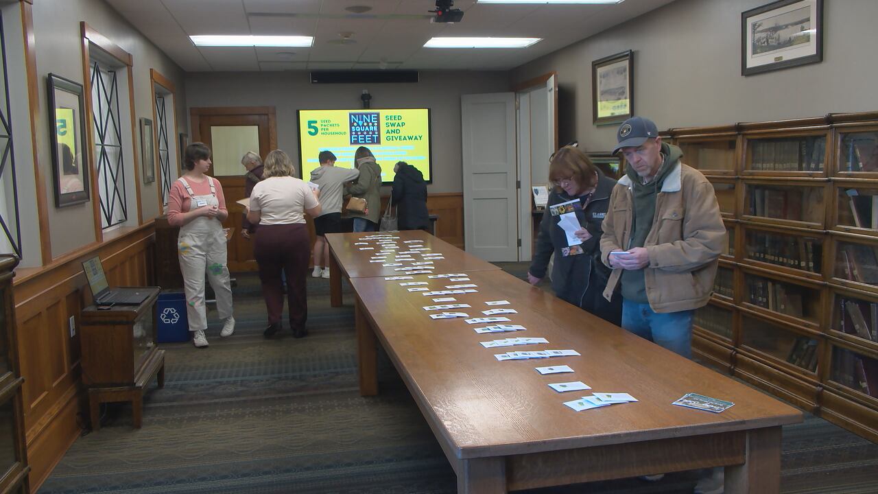 Dubuque library helps people jump start their gardens