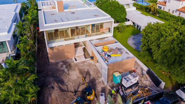 Homeowner shares nightmare situation involving oil-rich neighbors: 'Our ...