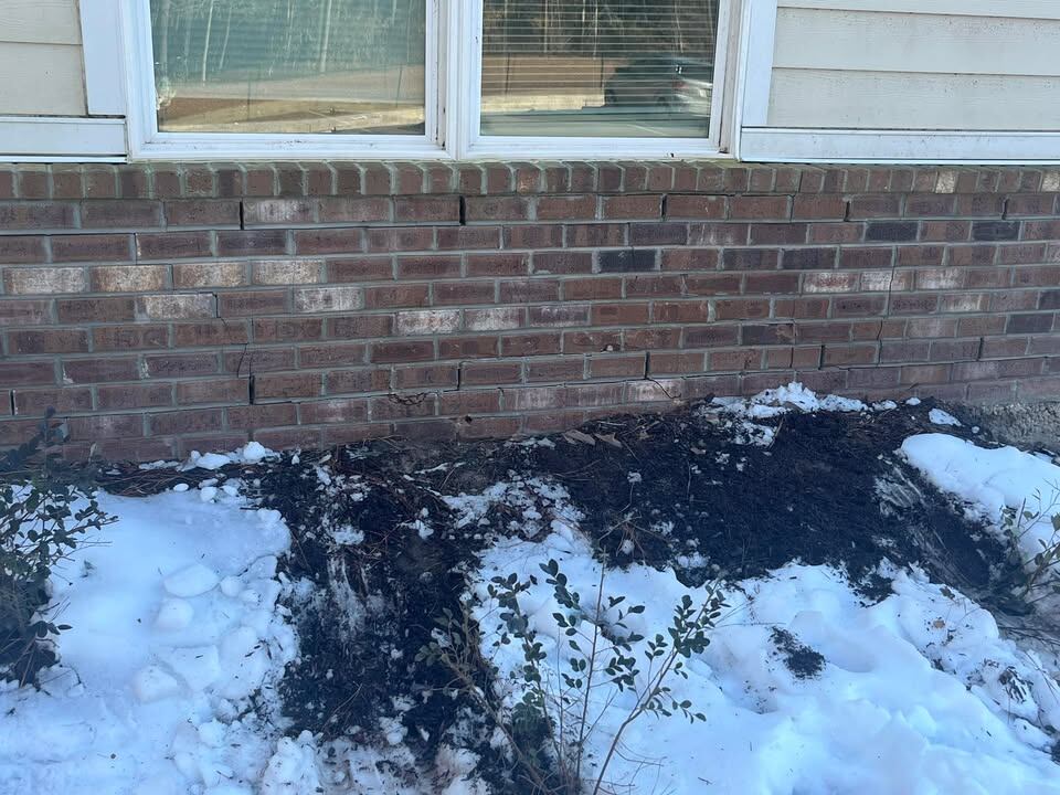 Car crashes into building in Horry County leaving 1 injured ...