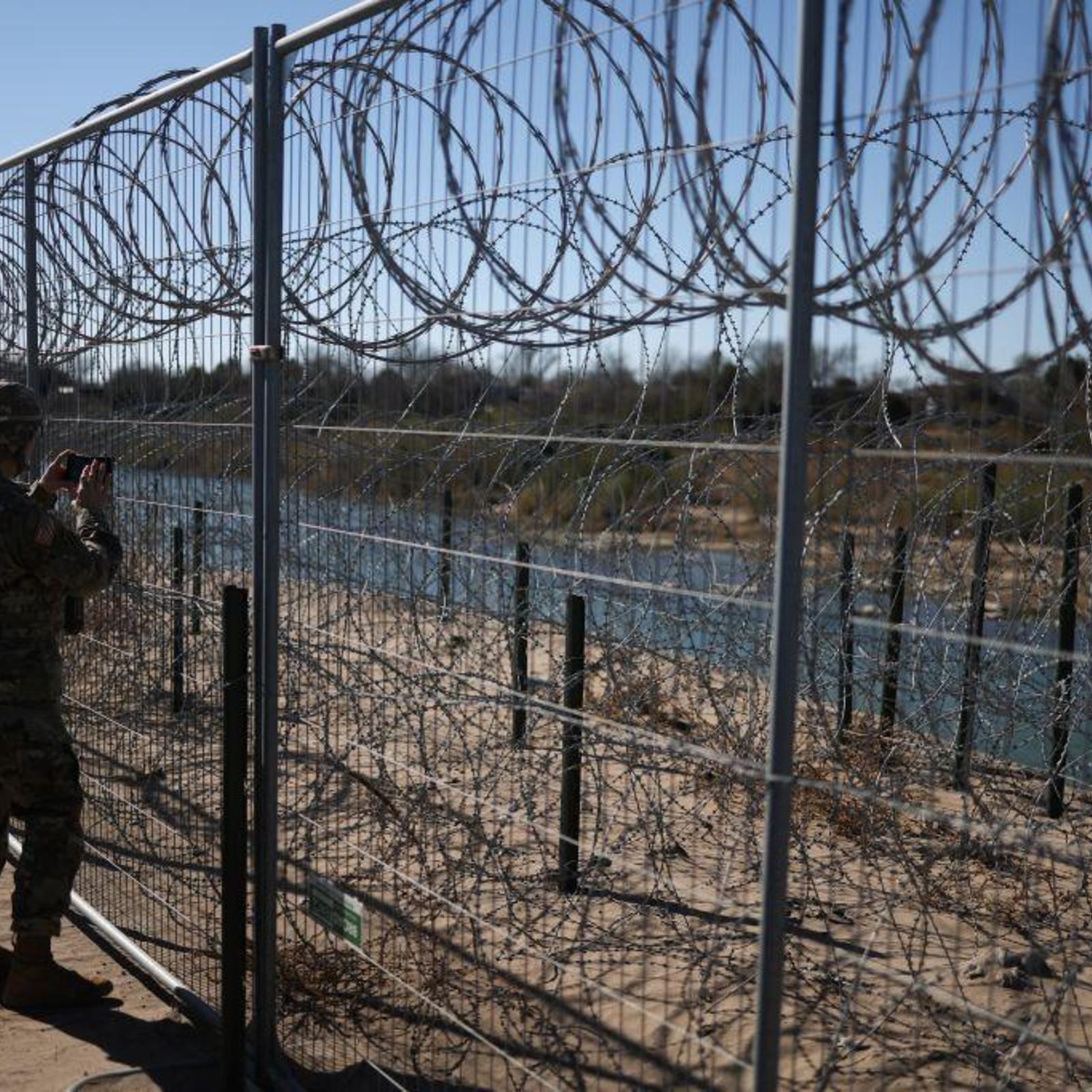 Army tells units to prepare for deployment to the U.S.-Mexico border