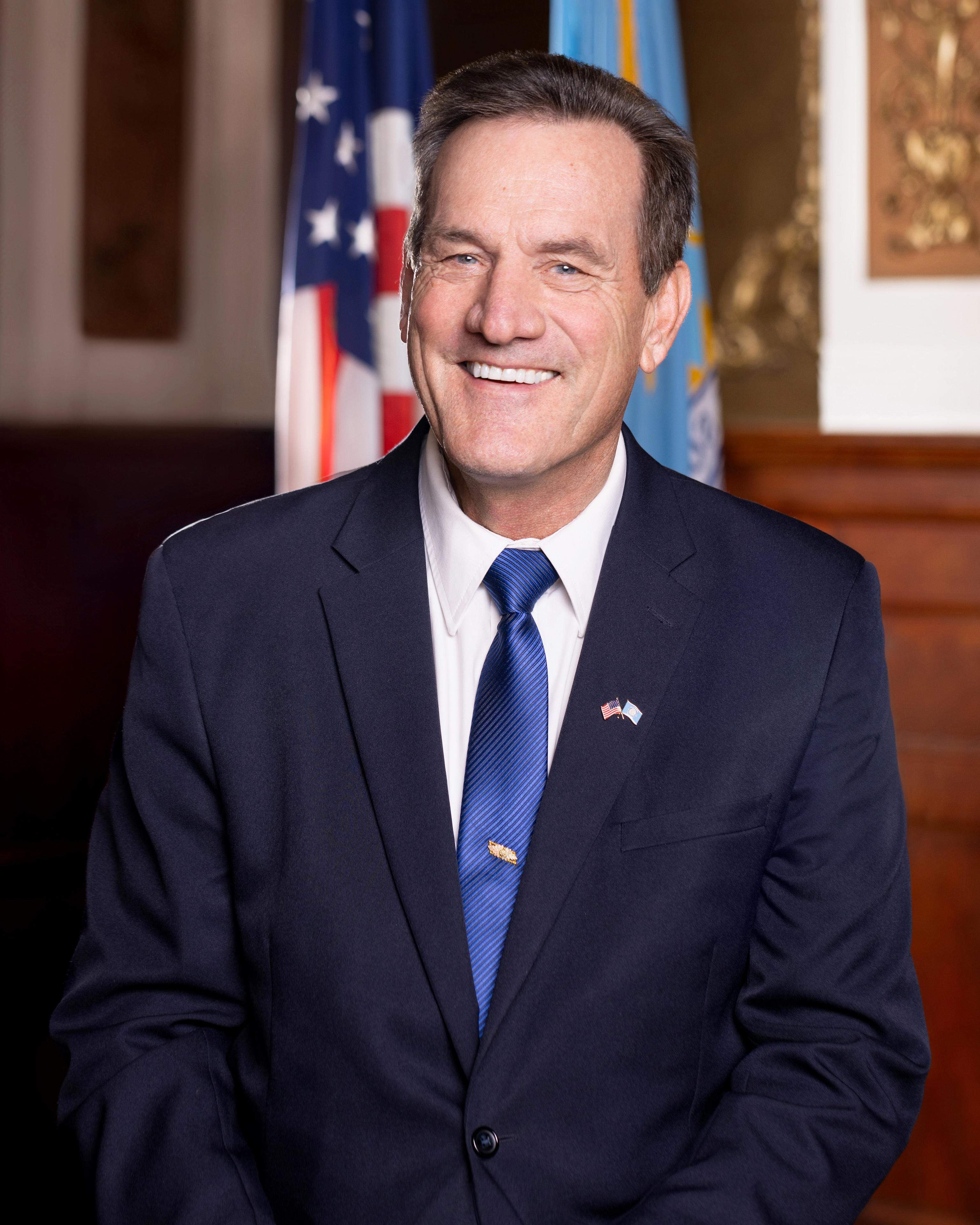 Kristi Noem resigns, Larry Rhoden succeeds to office of South Dakota ...