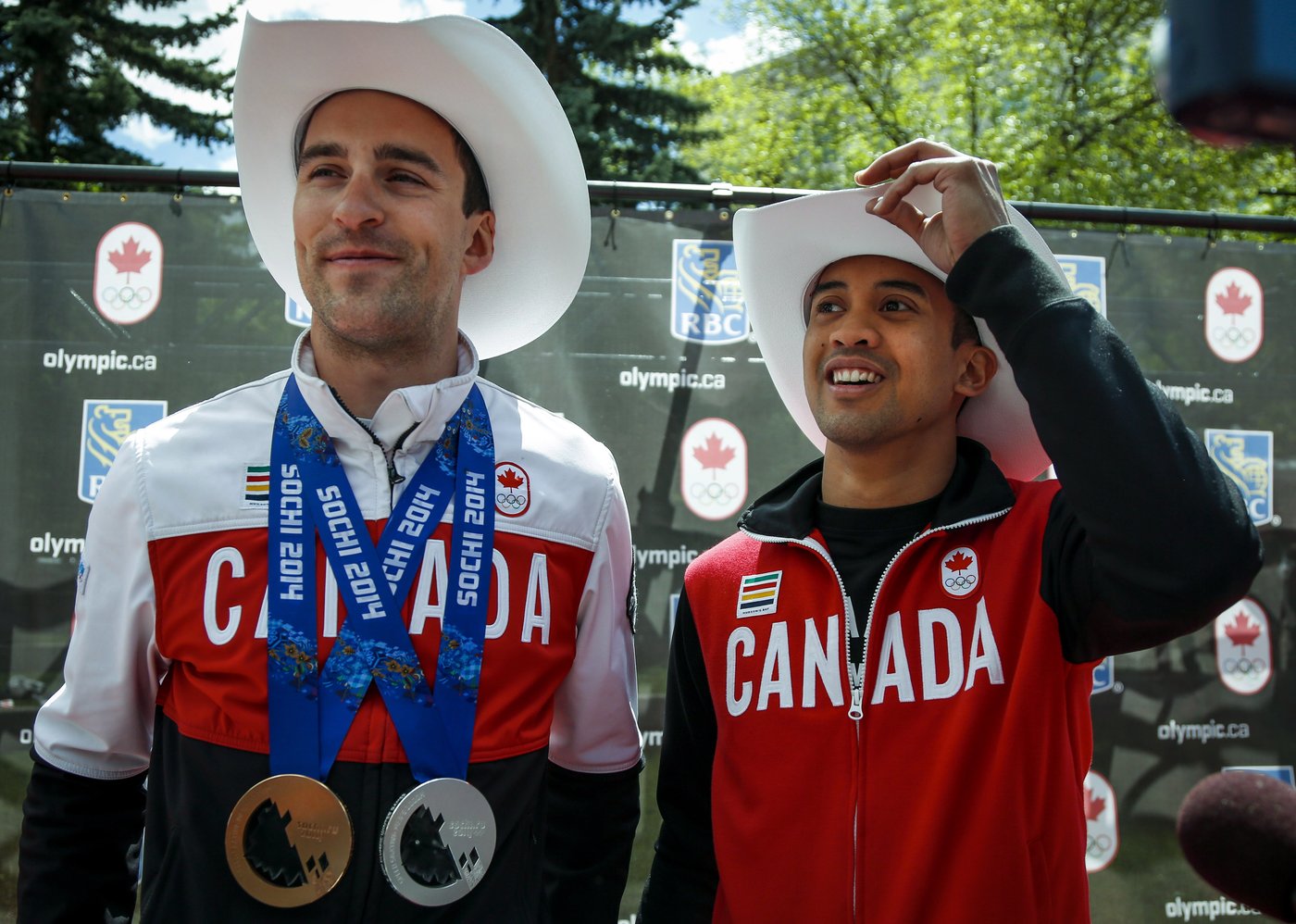 Denny Morrison gives Olympic silver speedskating medal to teammate ...