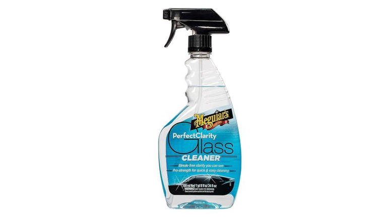5 Best Windshield Cleaning Products (According To Amazon Reviews)
