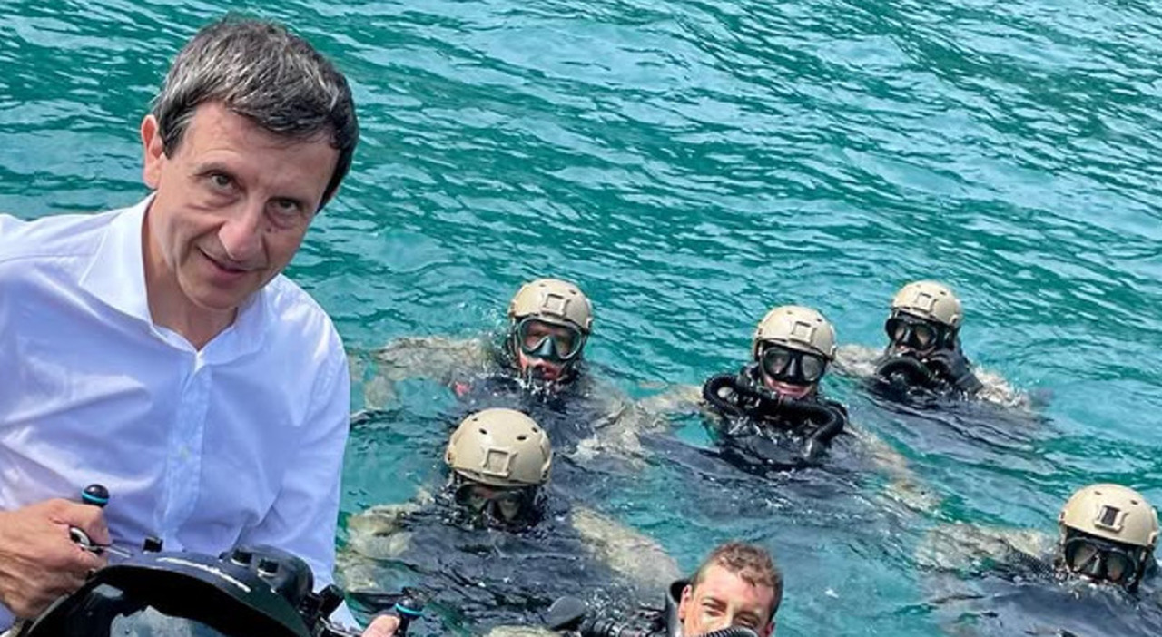 Massimo Sestini, chi è il fotografo appassionato di immersioni: entrò nella Costa Concordia ...