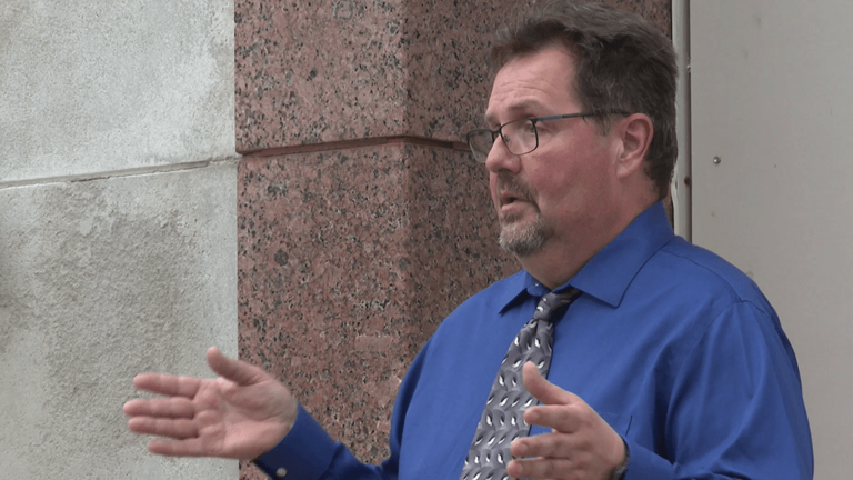 Hannibal Mayor Barry Louderman announces he won't seek re-election Hannibal Mayor Barry Louderman announces he won't seek re-election