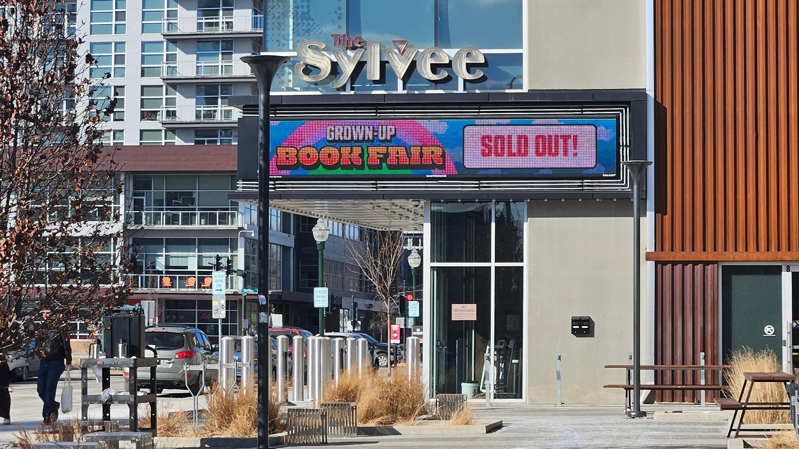 Wisconsin Grown-Up Book Fair returns, supports local literacy organizations