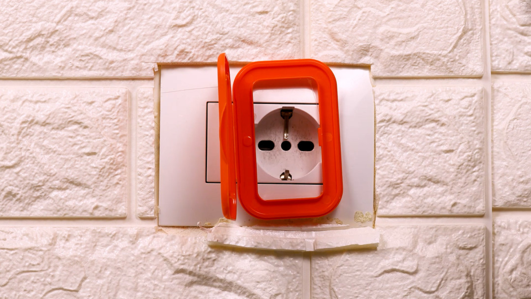 Revitalize Glass Using Orange Hacks