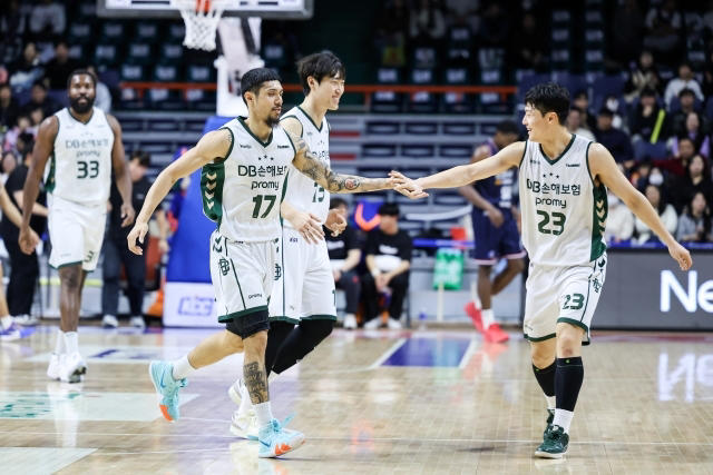 ‘3P 17개’ KCC, ‘슬로우 스타터’ 본능 미쳤다! DB 꺾고 2연승 질주…kt·정관장 나란히 승리의 미소(종합) [KBL]