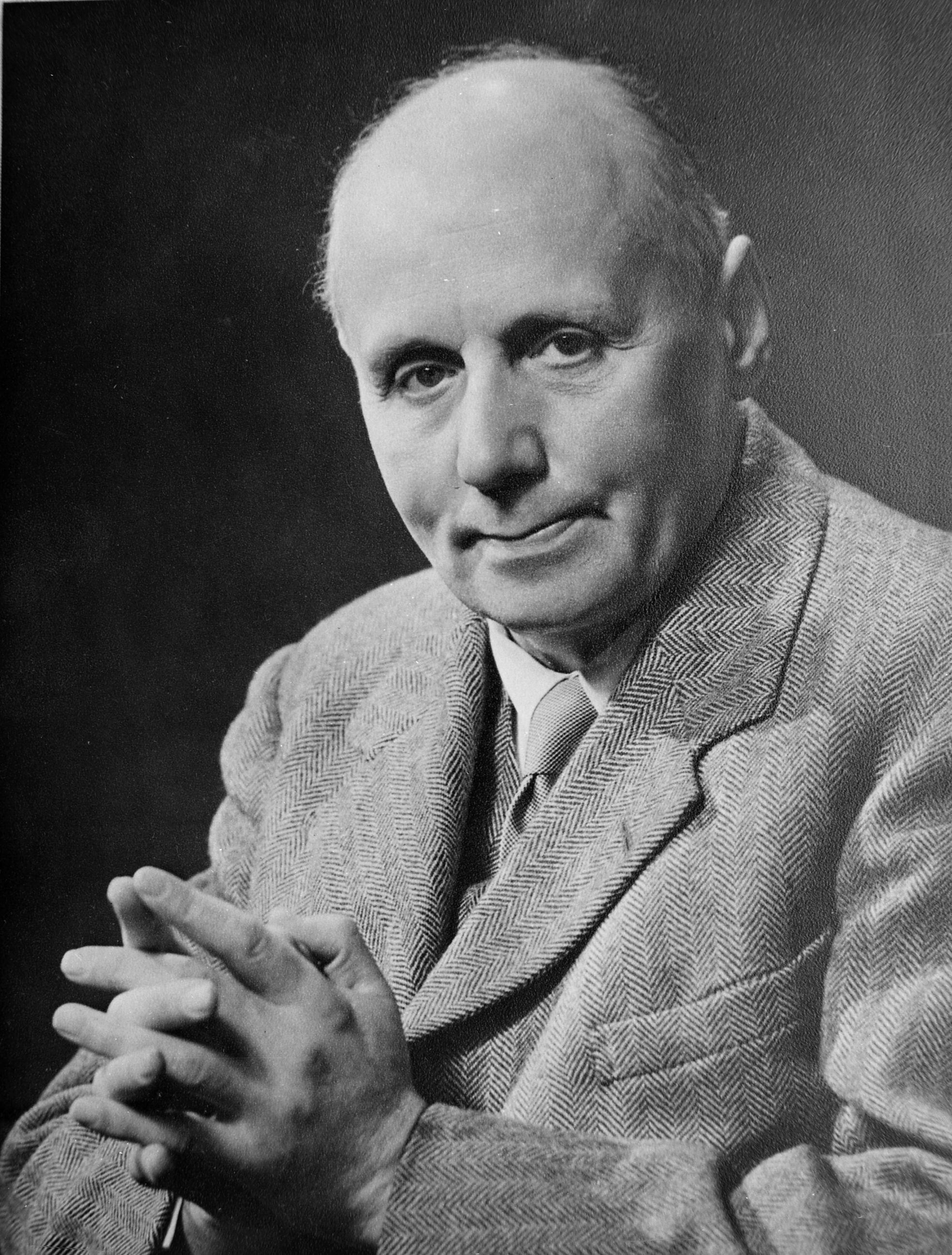 Anne pays tribute to man who fled Nazi regime and founded Scottish school