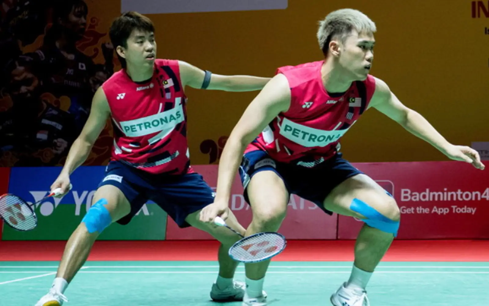 Wei Chong-Kai Wun fall to Indonesian pair and boisterous crowd
