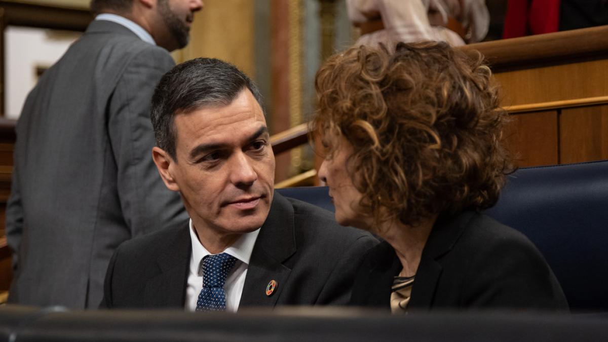 Cada español paga 2.627 euros más a Hacienda desde 2019 tras casi un ...