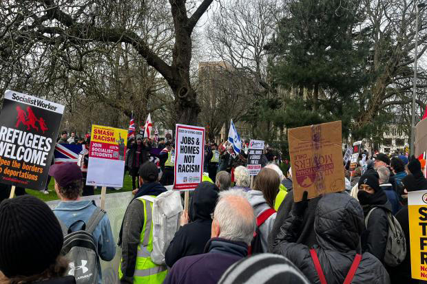 Anti-racism protest outnumbers Ukip rally as groups face off at Bargate