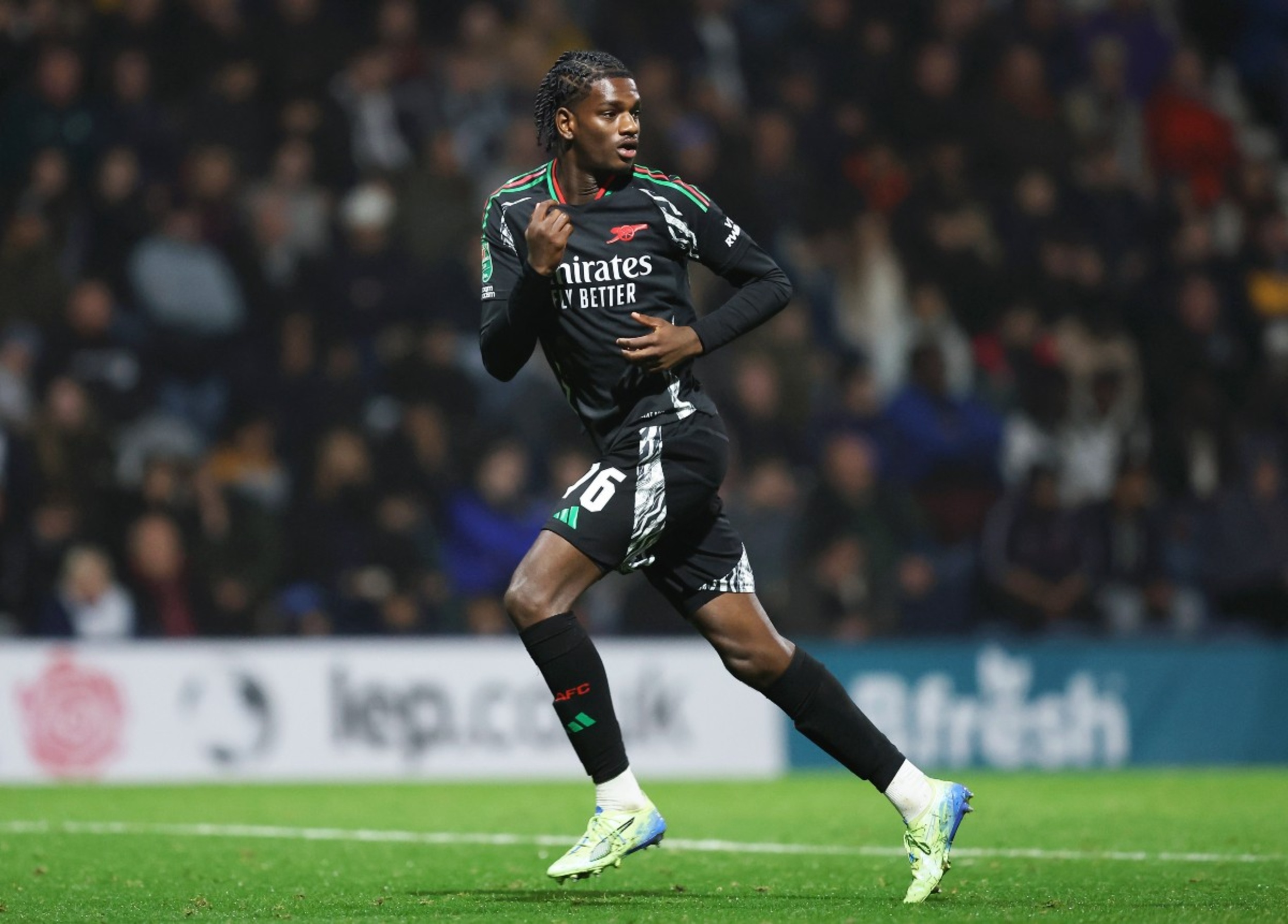 Rising star focused on Arsenal despite Man United, City & PSG transfer ...