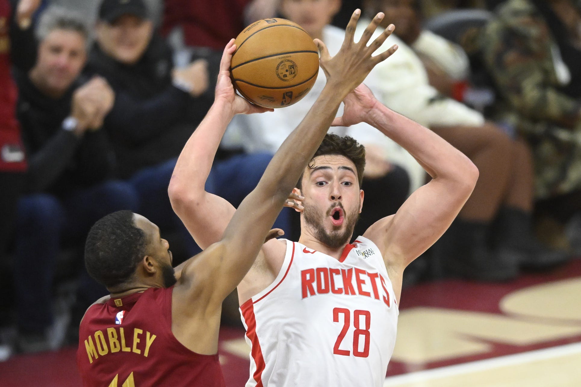 In rematch, Rockets beat Cavs again as Amen Thompson records 23-point ...