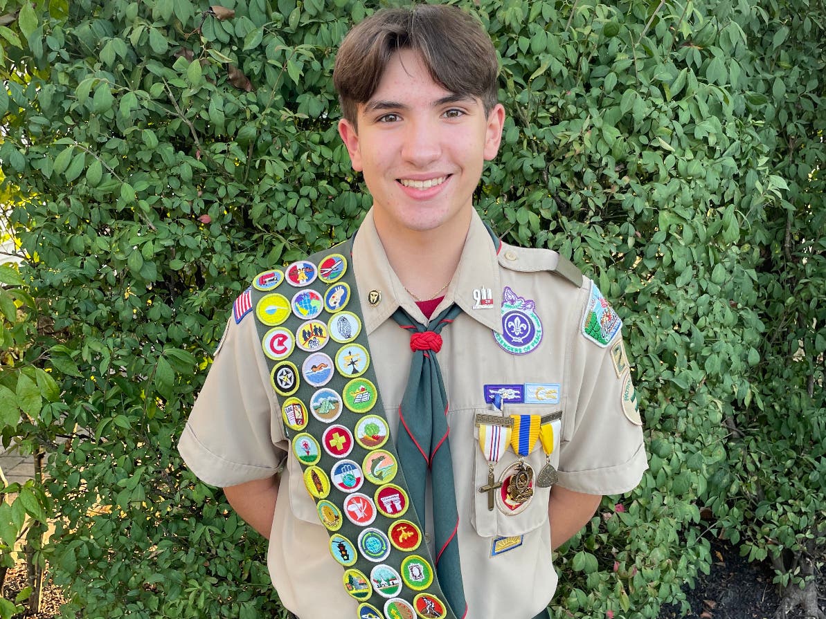 Bucks Eagle Scout Candidate Sinks An Ace With Putting Green Project