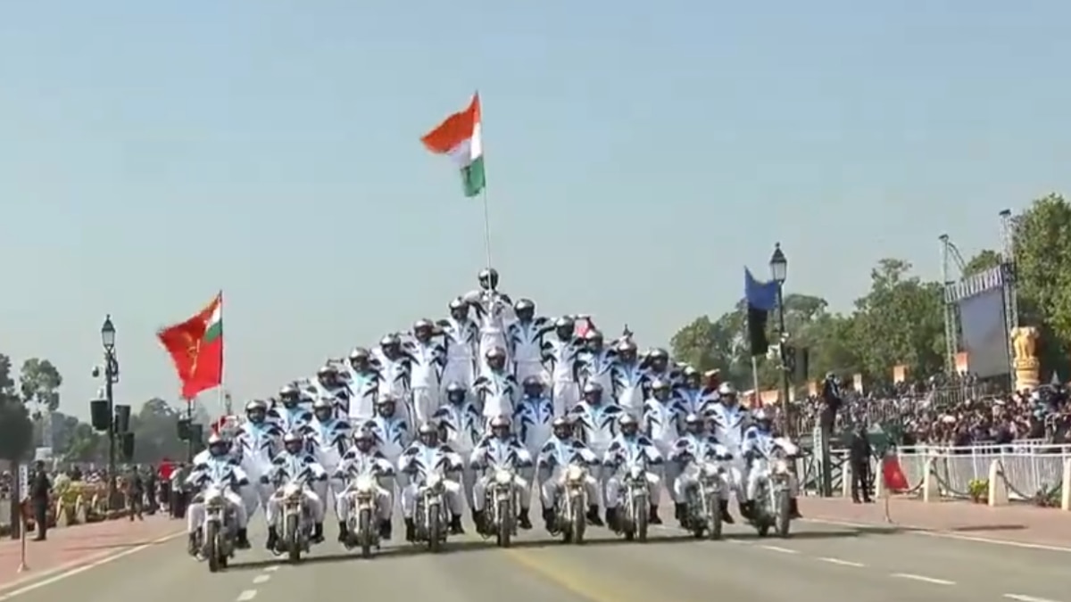 Indian Army's Daredevils Set World Record In Stunts, Form Highest Human ...
