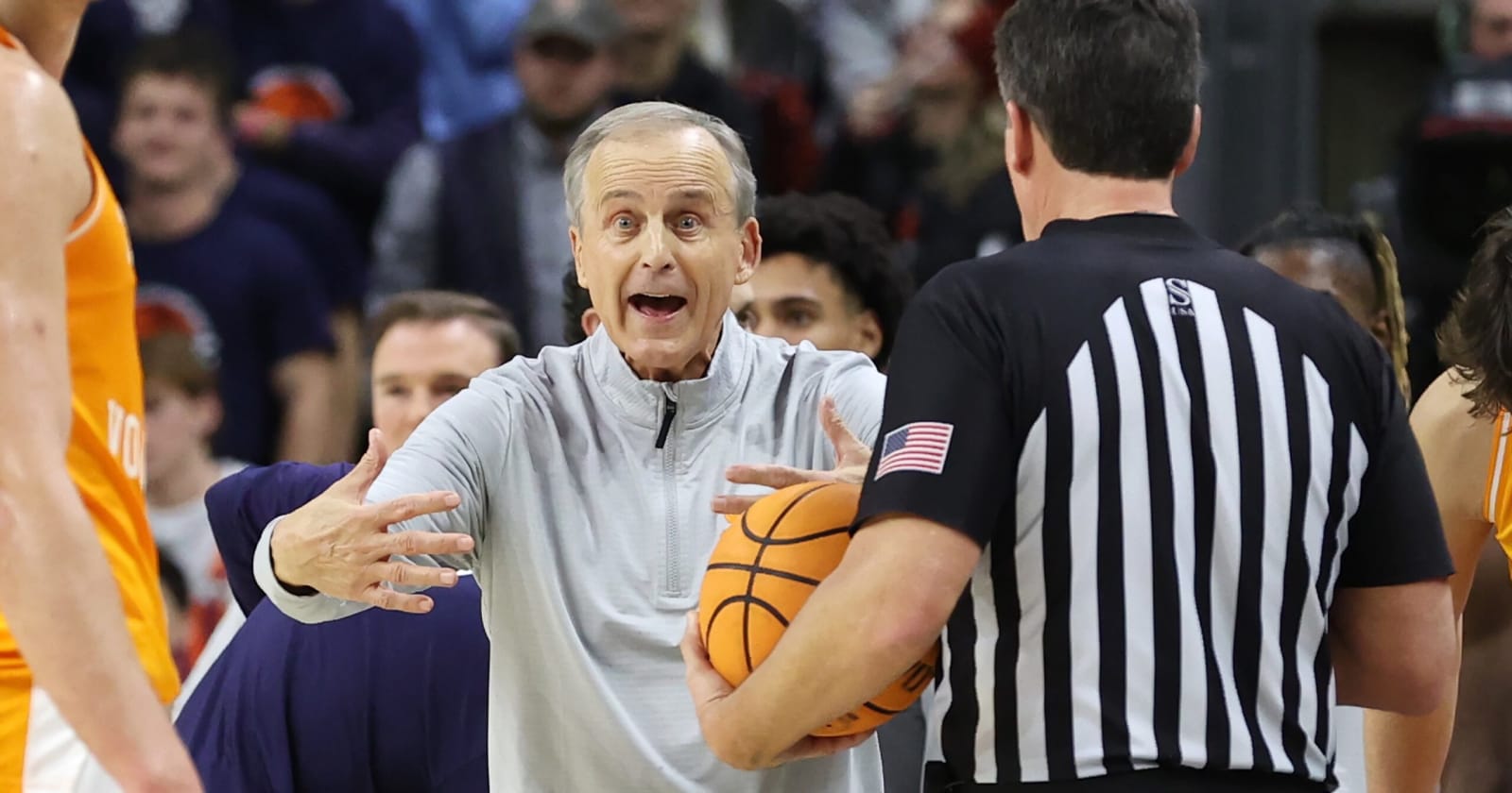 Why Rick Barnes spiked his water bottle while arguing travel call in ...