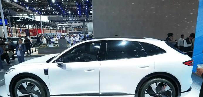 奇瑞风云E06来袭：15-20万中型SUV，插电混动纯电双模式