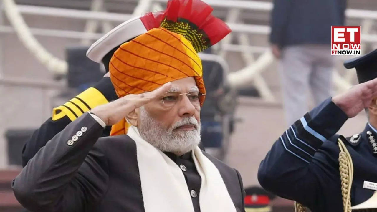 PM Modi's Iconic Turban Styles: A look at his Republic Day 2025 attire ...