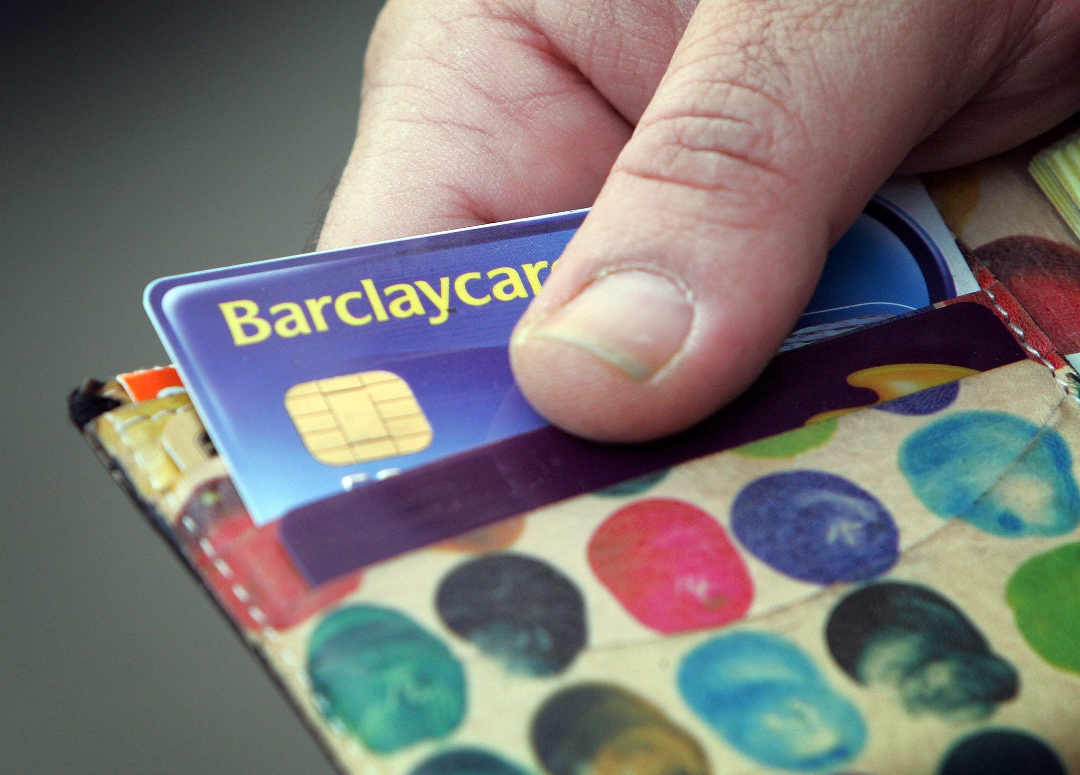 The economy's strong. Why are more Americans barely making credit card ...