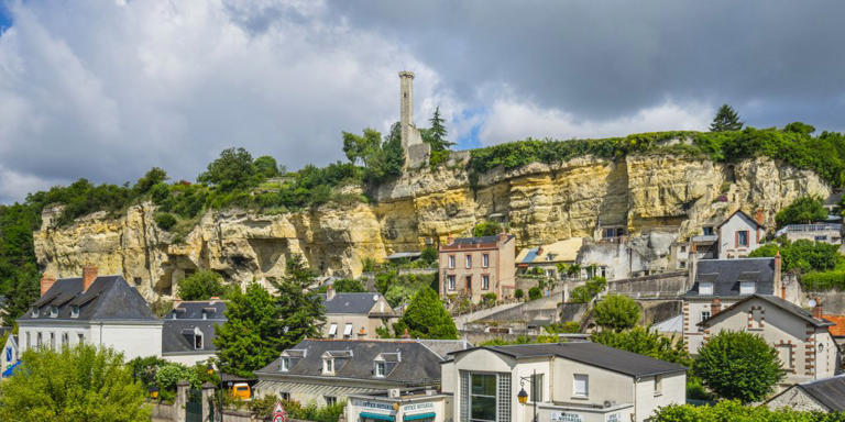 En Indre-et-Loire, ce village troglodytique cache des caves spectaculaires