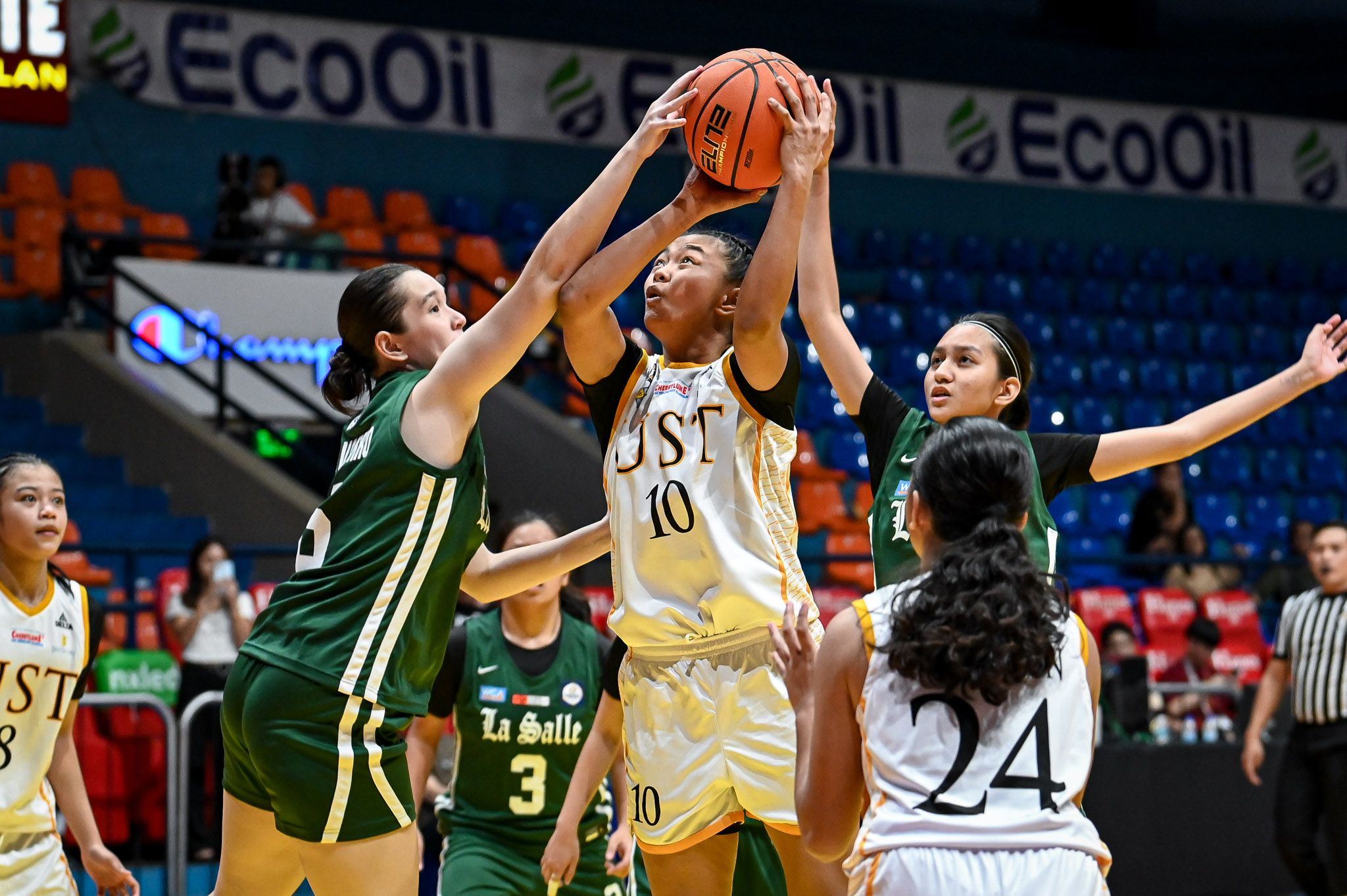 UAAP: UST girls turn back La Salle-Zobel to open title defense
