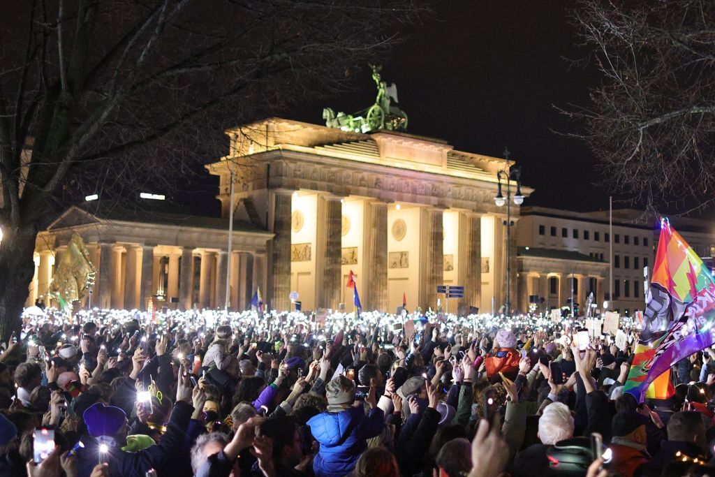 German Election Taboos Broken as Merz, Musk Flirt With AfD