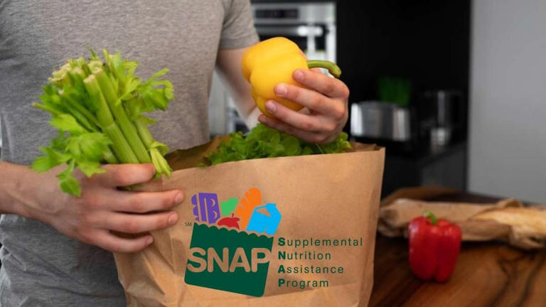 Trump seeks to limit immigrants' access to SNAP benefits Trump seeks to limit immigrants' access to SNAP benefits