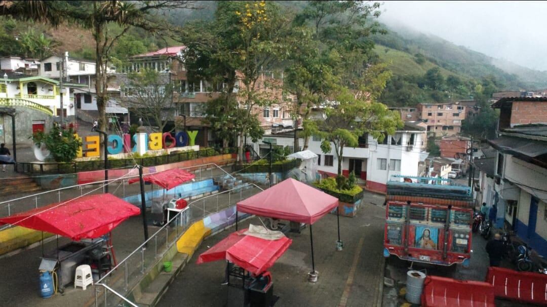 Decretan el toque de queda comercial y cancelan evento de fin de año en ...