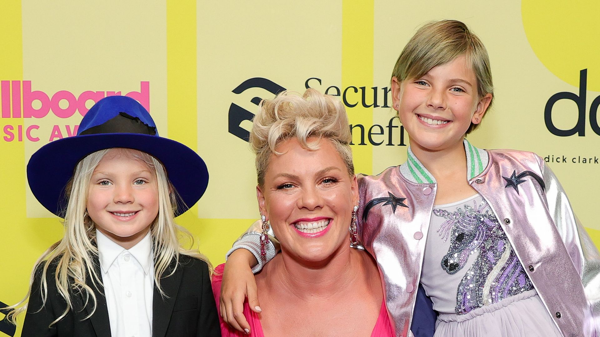 Pink's son Jameson, 8, displays drastically different look in new ...
