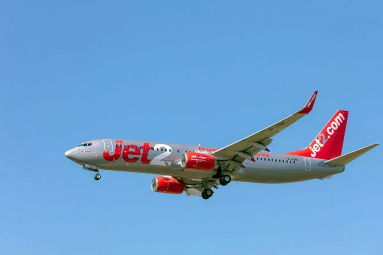 Jet2 issues alert as Manchester Airport passengers offered new check-in ...