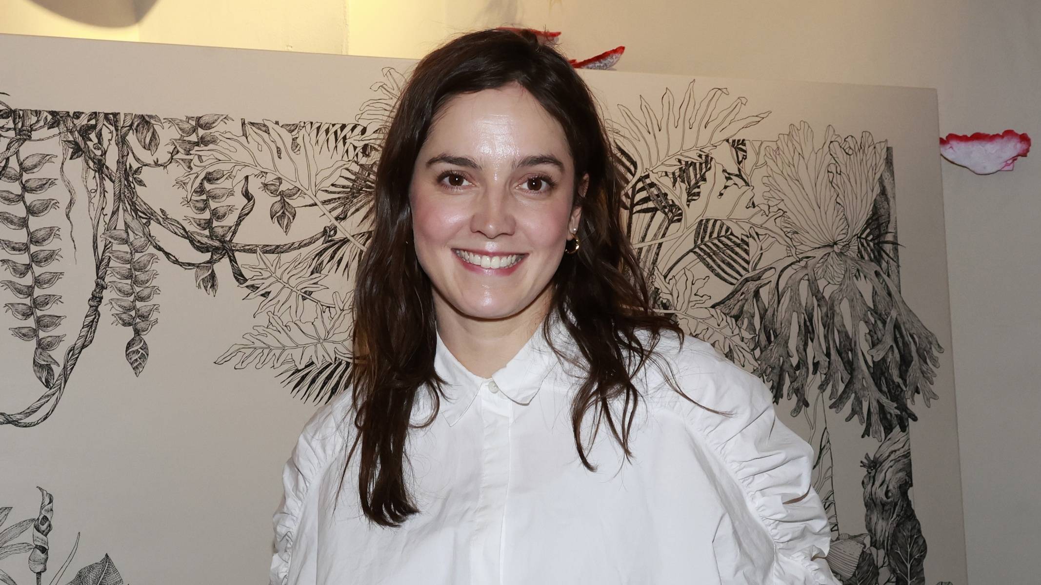 Karla z Ulice shodila dlouhé vlasy a teď ji zdobí stylové mikádo. Ke ...