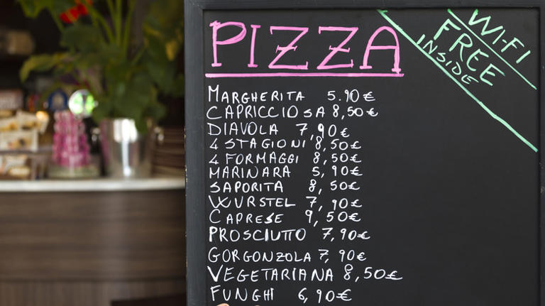 10 Signs Of A Shady Pizza Shop, According To Pizzeria Experts