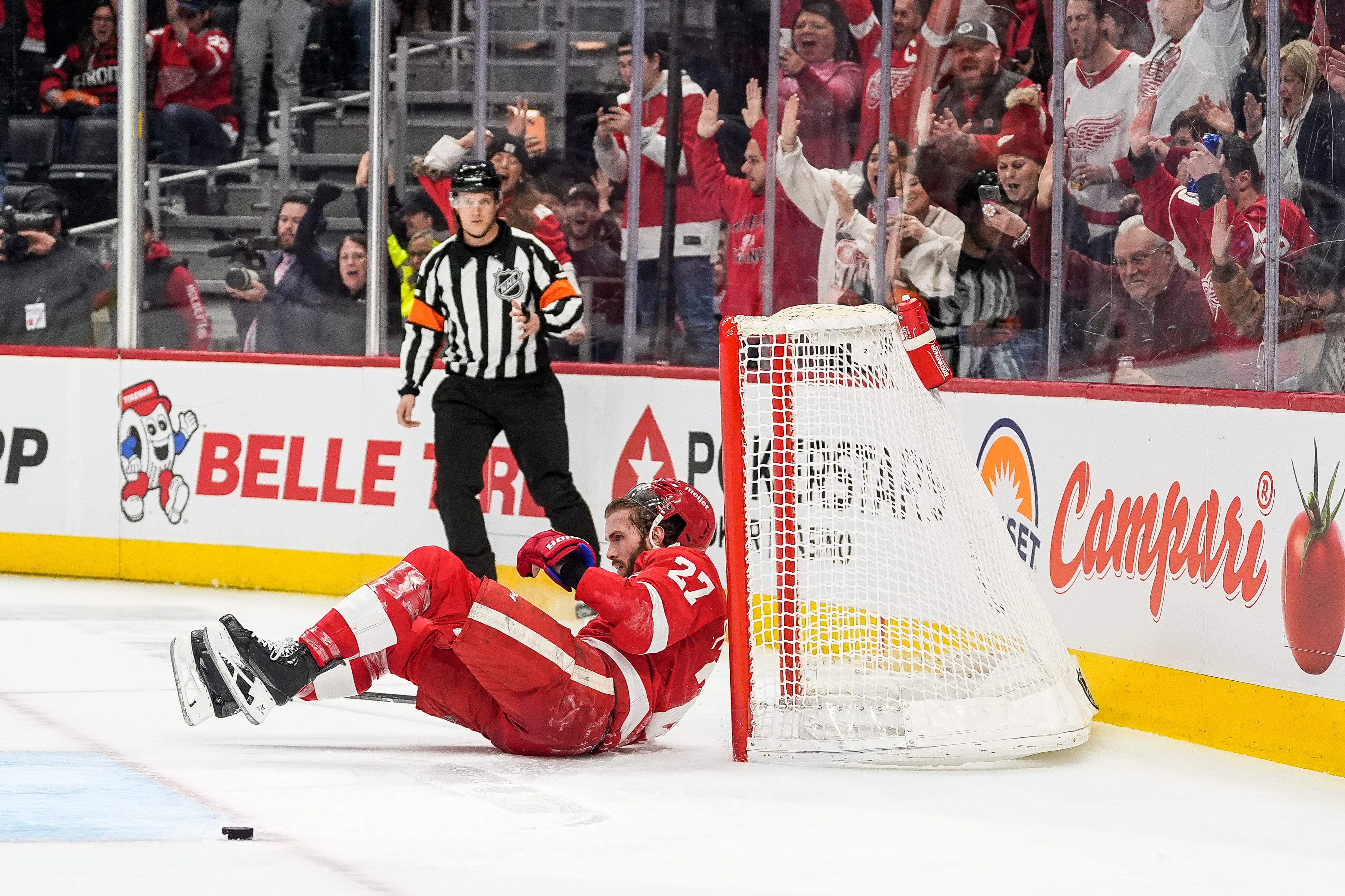 Red Wings updates: Patrick Kane on IR, Dominik Shine gets NHL deal, J.T ...