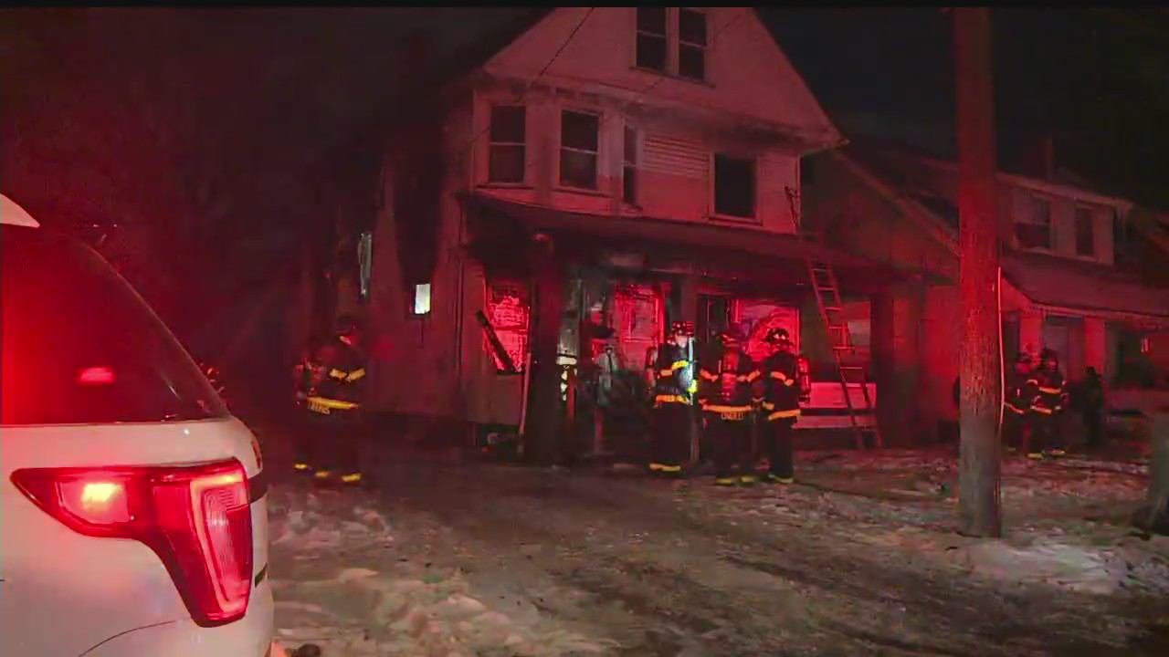 House fire breaks out on Youngstown's West Side
