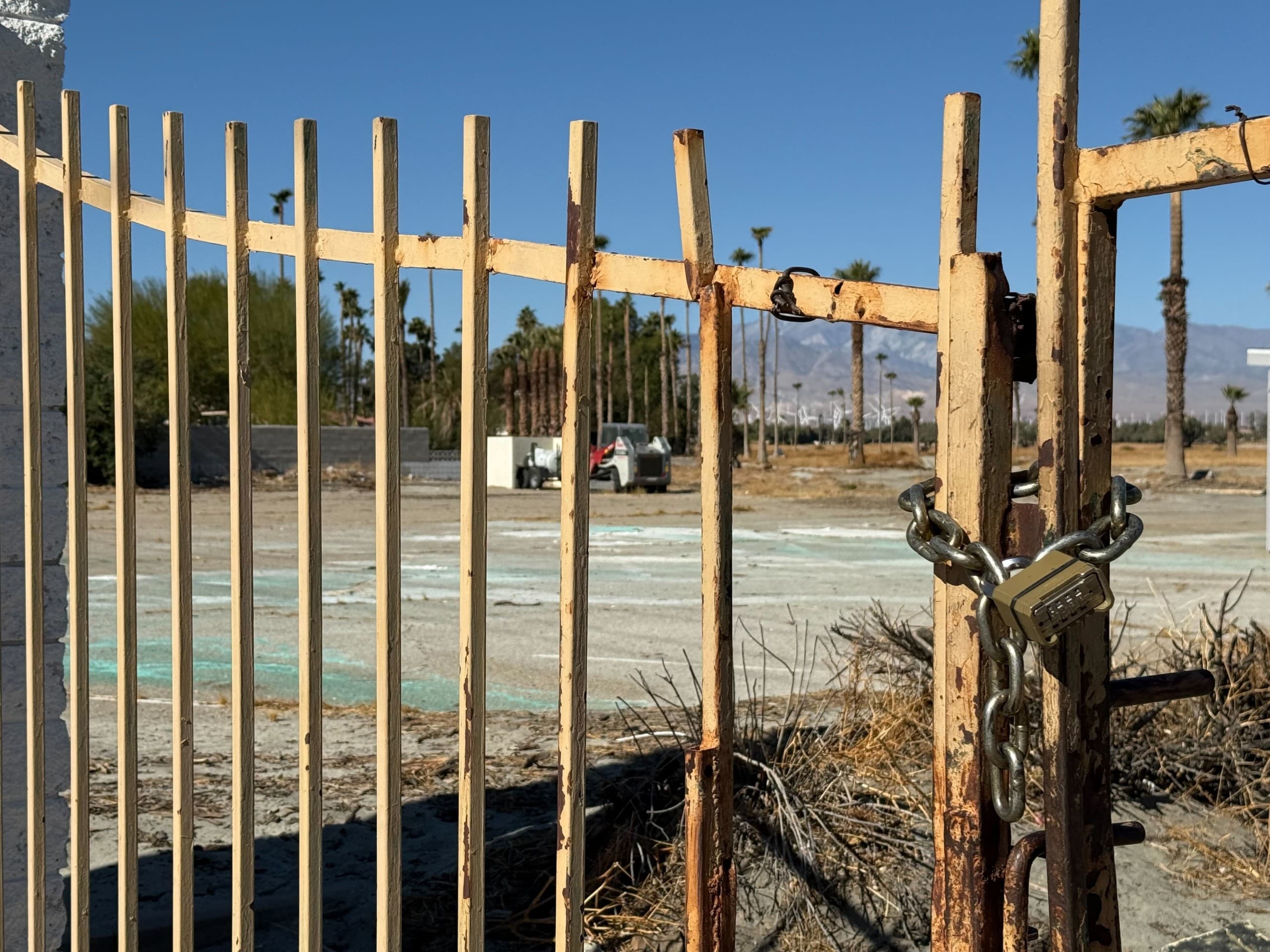 Palm Springs committee approves landscape plans for Serena Park housing ...