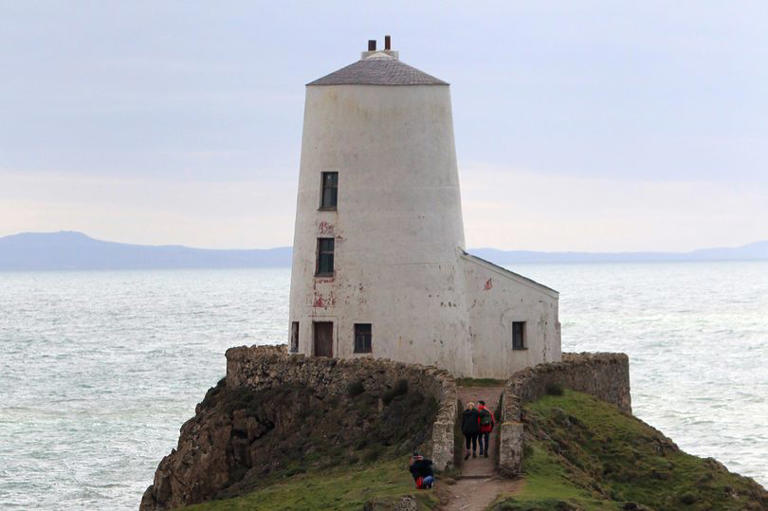 The islands that belong to Wales and their fascinating secrets