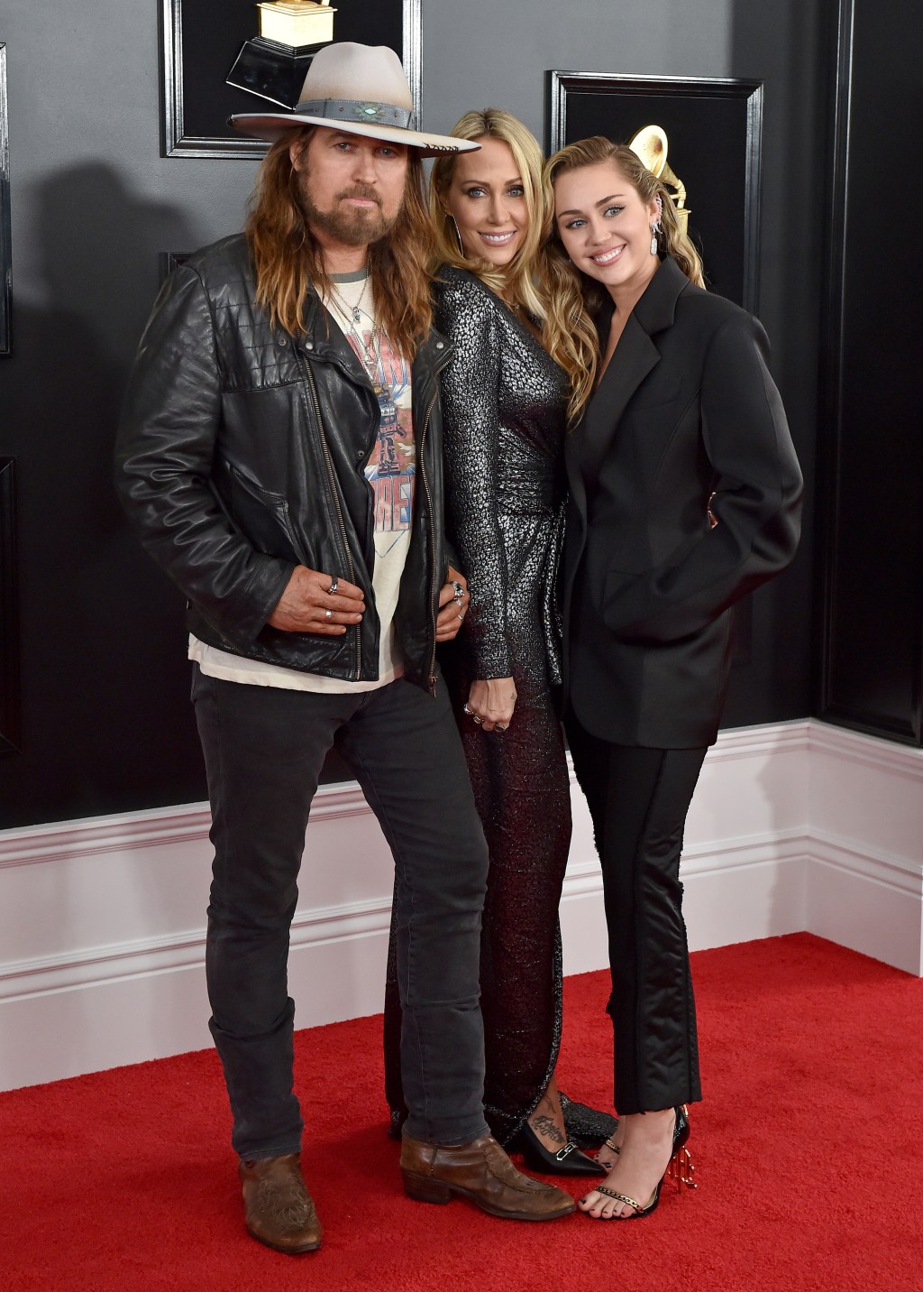 How Miley Cyrus feels about ‘family drama’ with estranged dad Billy Ray ...