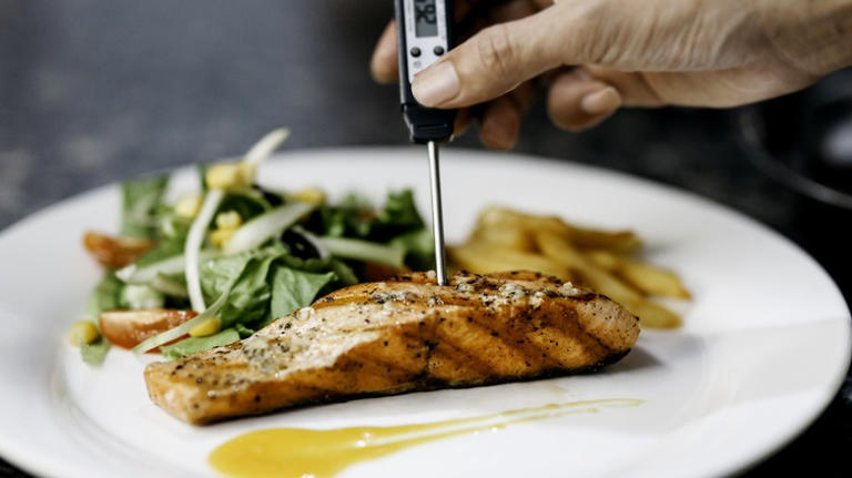 Your Eyes Can Help You Tell If You've Overcooked Salmon